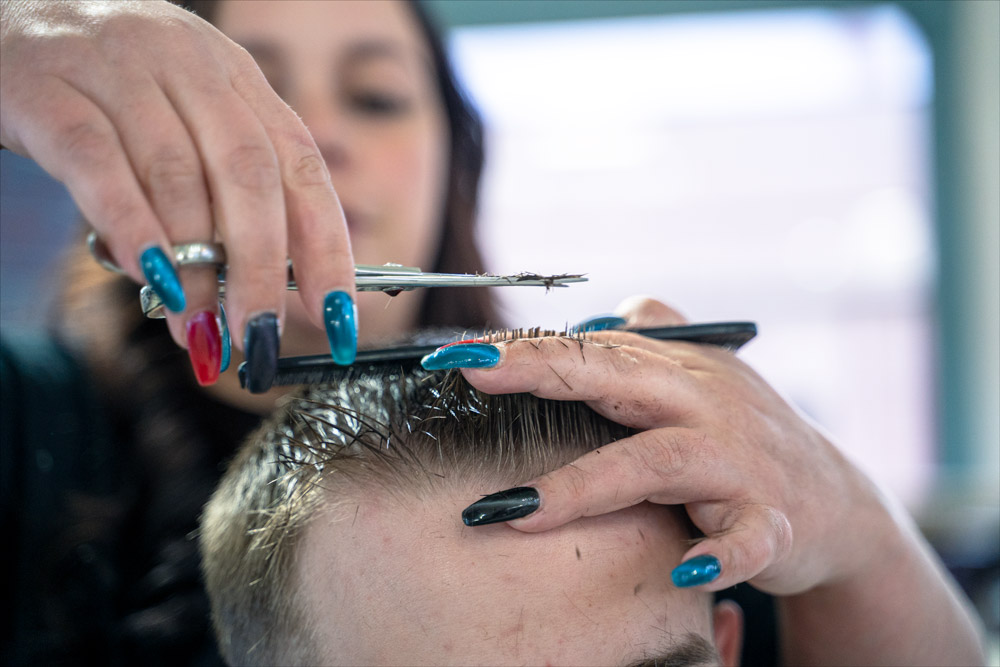 Saturdays at the Barbersalon - Dubois County Free Press, Inc.