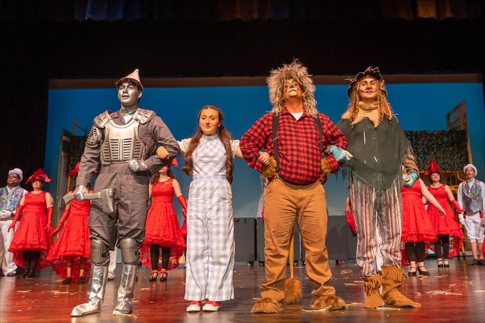 Massive production brings Oz to life at Jasper Arts Center - Dubois ...