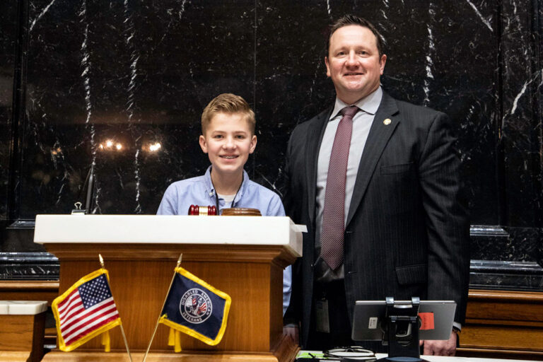 Lindauer welcomes Jasper student page to the Statehouse - Dubois County ...